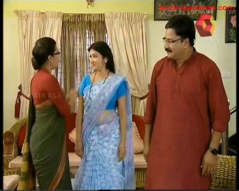 Neena Kurup Showing Navel In A Malayalam Serial Images ~ Hot Hollywood