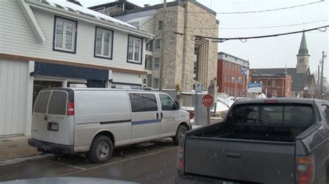 Procès Pour Meurtre à La Malbaie Éric Levasseur Transporté à L