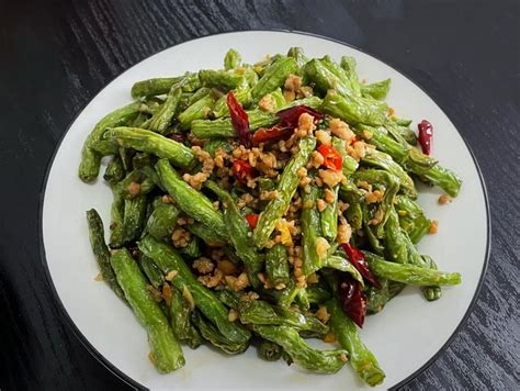 【干煸四季豆的做法步骤图，干煸四季豆怎么做好吃】gxr下厨房