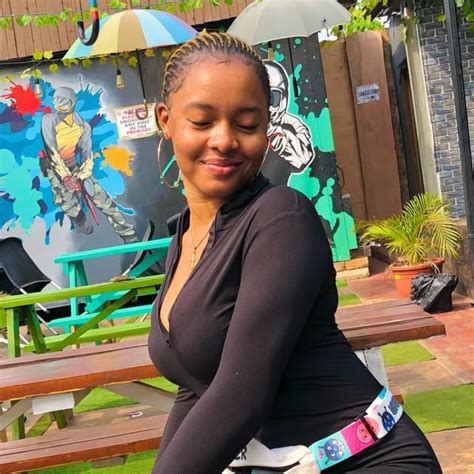 Akun E Claire Bestowed Threads Say More