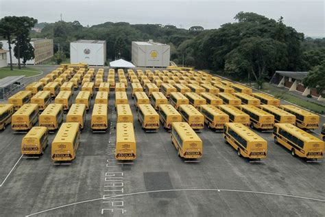 Governador Entrega 144 ônibus Escolares A 121 Municípios Paranaenses