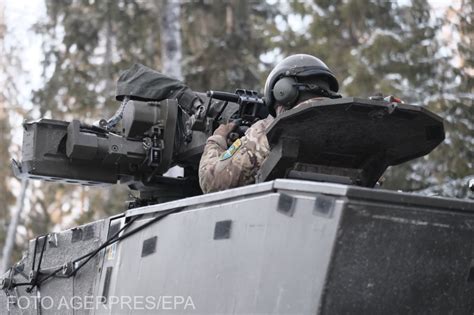 Marea Britanie va trimite tancuri la exercițiile de război ale NATO pe
