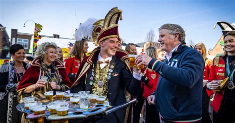Prins Martin Heeft Ms Maar Blijft Op Carnaval Fier Overeind Op één