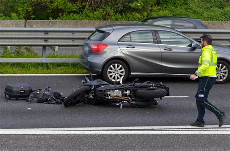 Incidente Statale 36 Morto Il Motociclista 65 Anni Di Besana Il