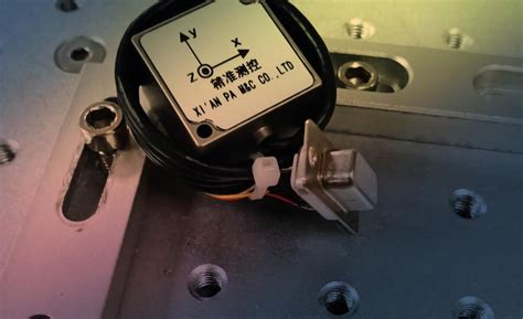 三轴加速度传感器可用于汽车测控、惯性导航、地震监控、医疗器械等速度和位置的测量 知乎