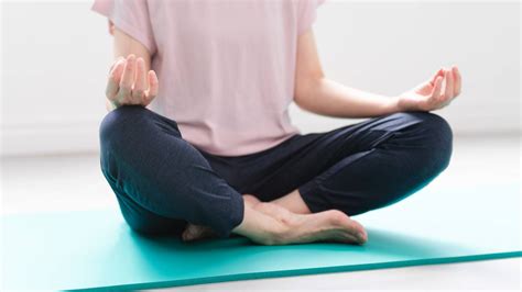 股関節がかたくて【あぐらをかくのがつらい、痛い、開かない】たった一回で楽になる股関節ほぐし ヨガジャーナルオンライン