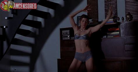 Naked Marisa Tomei In The Guru