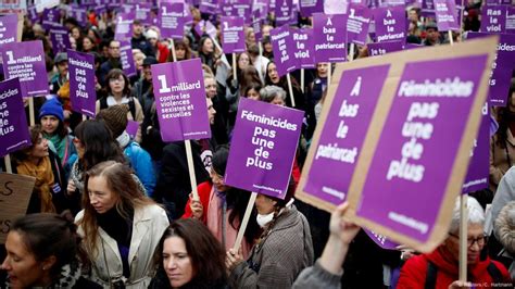 France Sees Huge Turnout Against Femicide Dw 11232019