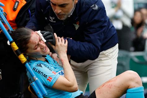 Habla Por Primera Vez La árbitra Que Fue Noqueada Por Un Cámara “no