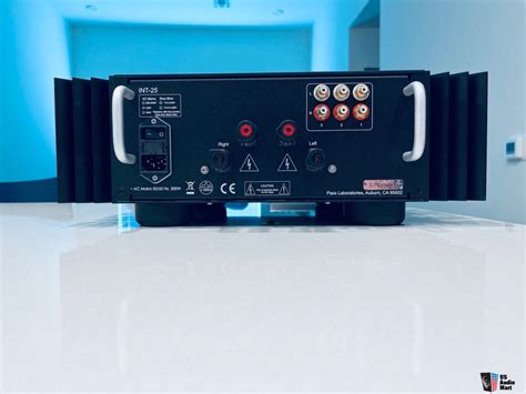 Pass Labs Int 25 Mint Condition Photo 4800574 Us Audio Mart