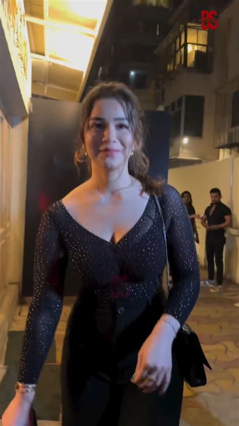 Sara Tendulkar Hot Bossoms Rlovemakingscene