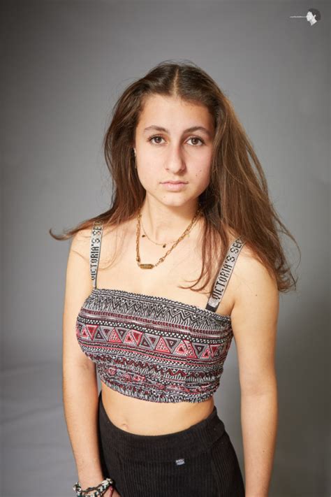 Women Anne Rich Bullet Models