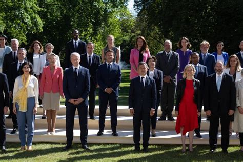 Le remaniement ministériel une obsession dépassée