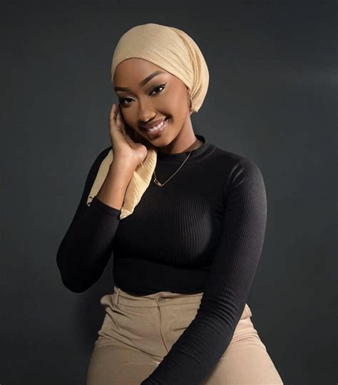 3 Photos Dieynaba Linfluenceuse Sénégalaise Qui Secoue La Toile