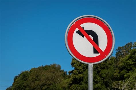 Categoría Dé Vuelta A La Izquierda De Imágenes Fotos De Stock E