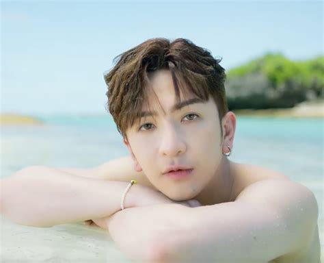 Anson Lo盧瀚霆首推夏日主題新歌 《hey Hey Ok》隱藏4大亮點近20個造型大派 Fans 福利