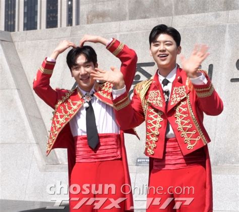 [영상] 사랑해 누나…미트2 박지현x최수호 광화문 광장에 떴다 디지틀조선일보 디조닷컴