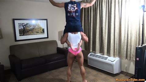 Muscle Lift Carry Eporner