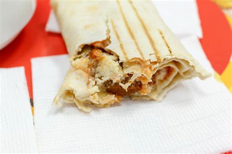 건강에 해로운 정크 길거리 음식의 상징으로 서의 도너 케밥 개념에 대한 스톡 사진 및 기타 이미지 개념 건강관리와 의술 건강한 생활방식 Istock