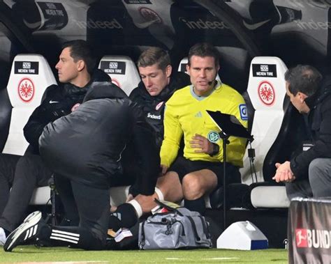 Drama Im Rekordspiel Für Dr Felix Brych Bundesliga