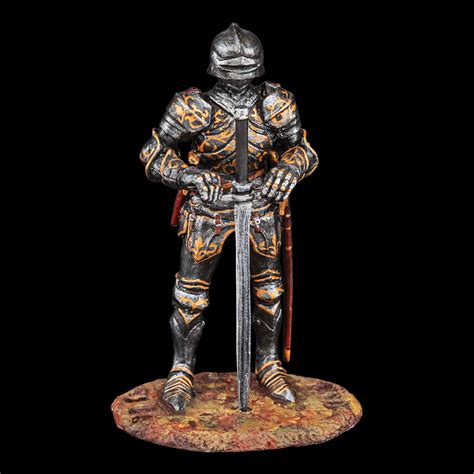 Статуетка фарбована Лицар із дворучним мечем у готичних обладунках 6 5 см з металу та олова