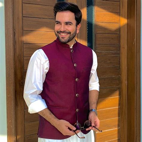 Junaid Khan Dedicated Songs To His Co Stars Reviewit Pk