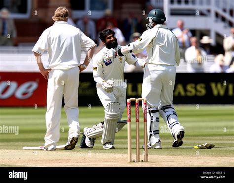 Pakistans Mohammed Yousuf Centre Celebrates Reaching His 200 With