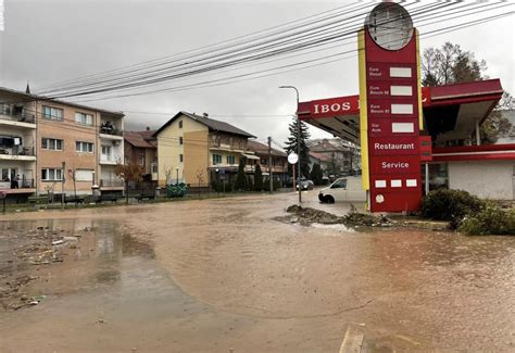 Reshjet E Mëdha Të Shiut Këto Shkolla Nesër Nuk Mbajnë Mësim