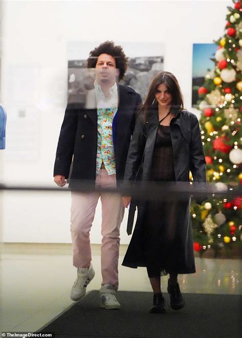 Emily Ratajkowski Continues Dating Hot Streak With Comedian Eric Andre Hot Lifestyle News