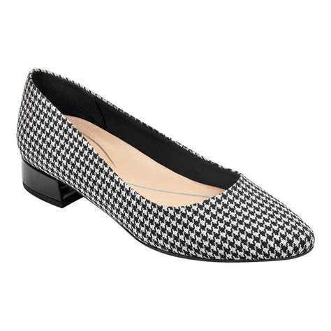 Easy Spirit Caldise Low Heel Dress Shoes In Black Lyst