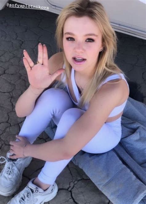 Sofya Plotnikova White Sneaker Tretorn Sneaker Fashion