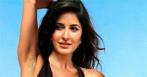 Pic Katrina Kaif Showing Her Abs With Shorts ~ Katrina Kaif
