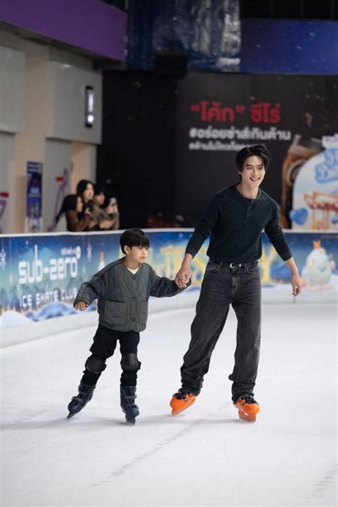 เปิดลานสเก็ตน้ำแข็ง ครอบครัวนักแสดง เอ็นจอย สเก็ตคลินิก ต้อนรับ Disney On Ice