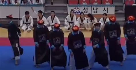 深圳一跆拳道馆在韩表演僵尸跆舞被罚：丑化民族形象，亵渎中国文化 腾讯新闻