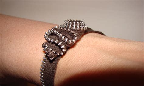 Zipper Wrist Band Craft Crossing