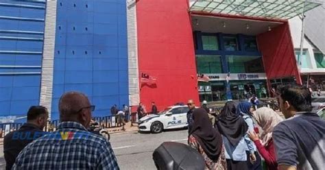 Mayat Lelaki Berlumuran Darah Di Bangunan UTC BULETIN TV3 Malaysia