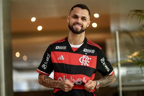 Michael é anunciado pelo Flamengo Placar