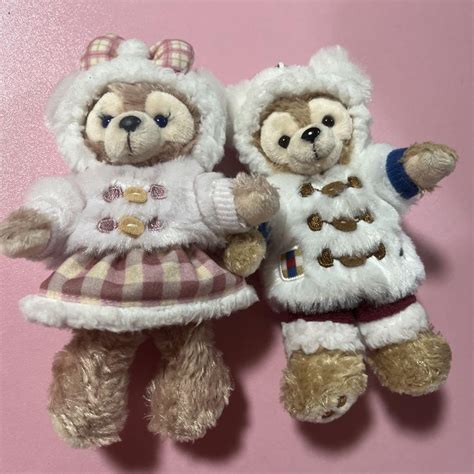 ダッフィー シェリーメイ ウィンターホリデー ディズニー ぬいぐるみバッチ By メルカリ