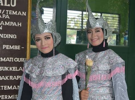 Kenali Keunikan Tari Merak Dari Gerak Hingga Filosofi Madaniacoid