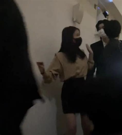 Lee Jong Suk Và Iu Xác Nhận Hẹn Hò Từng Du Lịch Cùng Nhau Tại Nhật Bản