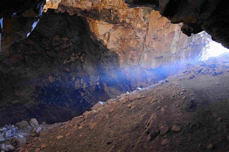 ГУРВАН СЭНХЭРИЙН АГУЙН ЗОСОН ЗУРАГ