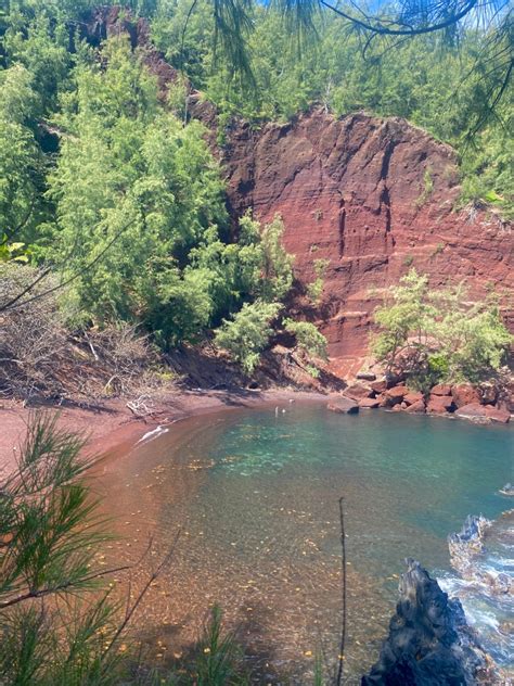 How To Find The Red Sand Beach In Maui Kaihalulu Beach Soul Summit