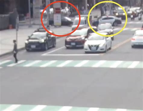 衝撞畫面曝光！桃園通緝犯拒檢「開車撞警車」員警腦震盪下車還奮勇破窗 社會 三立新聞網 Setncom