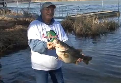 Oklahoma Angler Catches State Record Largemouth Bass Outdoorhub