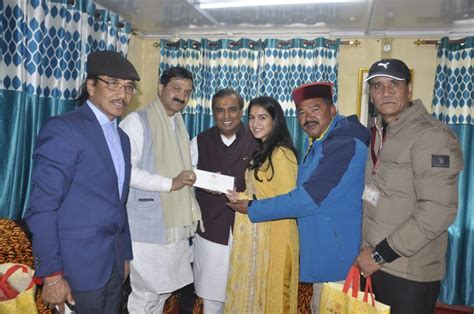 प्रसिद्ध उद्योगपति अंबानी ने लिया श्री बदरी केदार के आशीर्वाद Divya
