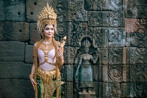 ឈុត អប្សរា ខ្មែរ ស្អាតគ្មានប្រៀប មាន សូនីតា ឡេីងដូចគំនូរ Khmerload
