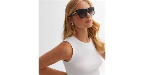 Black Chain Trim Sunglasses New Look