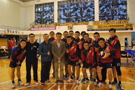 警察大學男子排球隊 感謝清大 X 重返複賽 大專盃複賽我們回來了 警大男排在清華大學的主場迎戰地主球隊， 兩支預賽皆