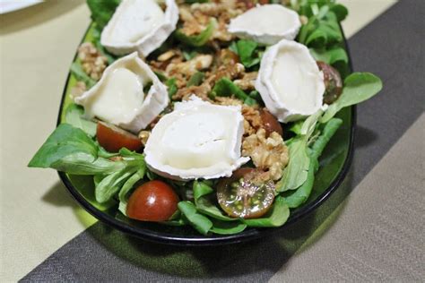 Ensalada de canónigos y queso de cabra