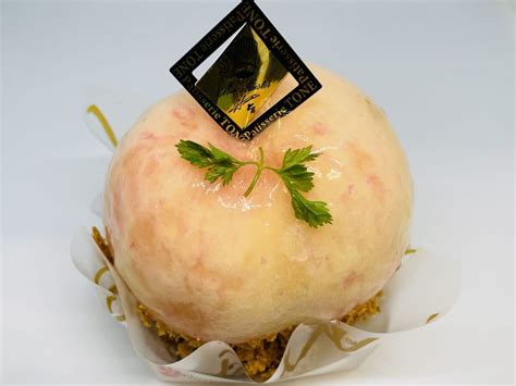 丸ごと白桃タルト Petit gateau 菓子の館とね